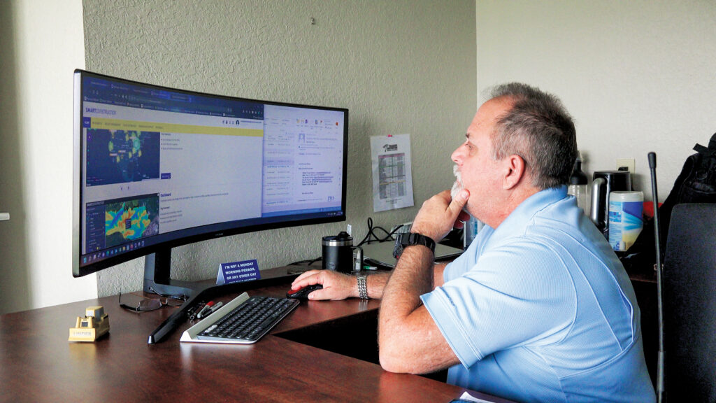 See how Komatsu’s Smart Construction Remote is utilized by Tomahawk ...