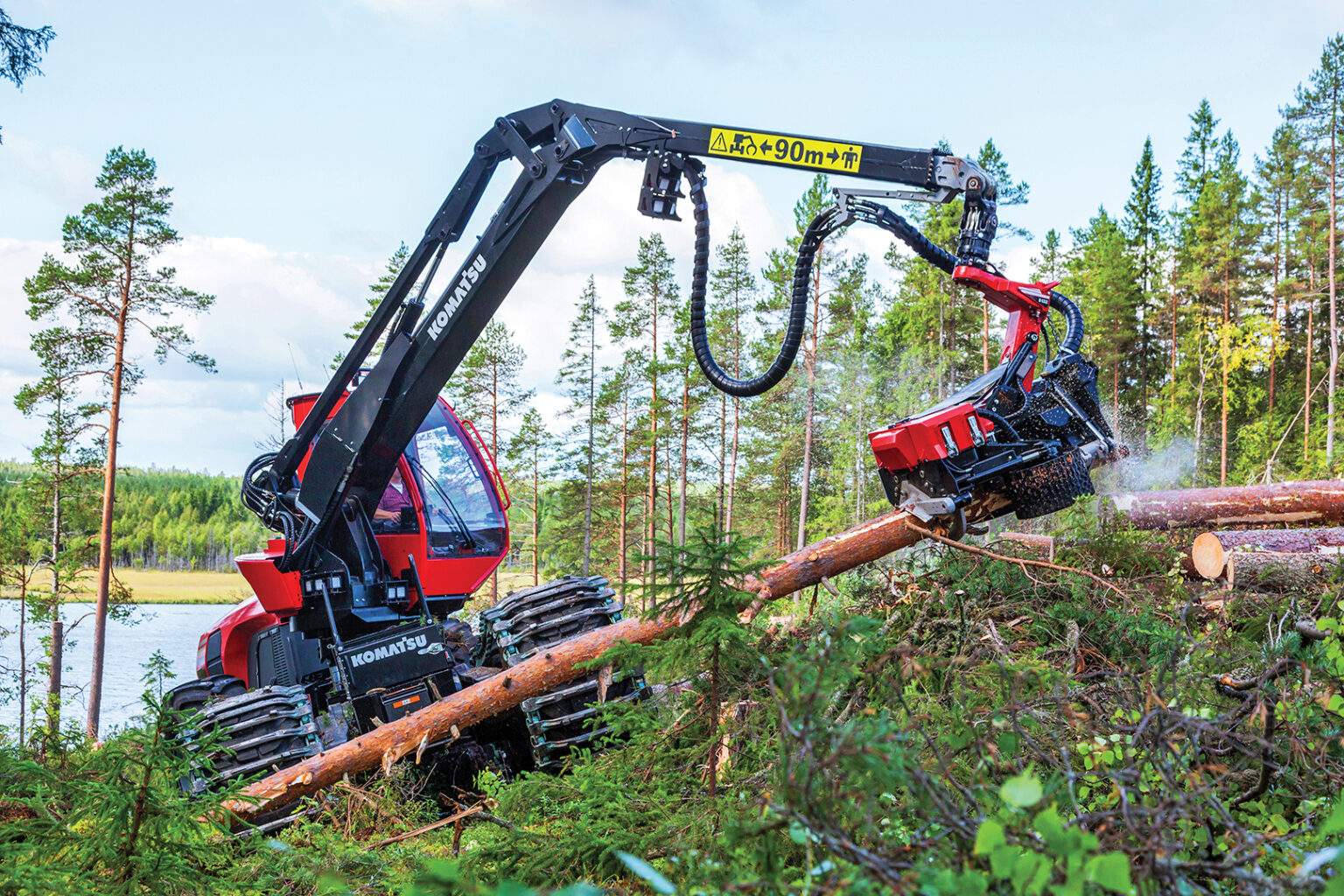 New Komatsu 951-1 harvester helps you harvest large hardwood trees