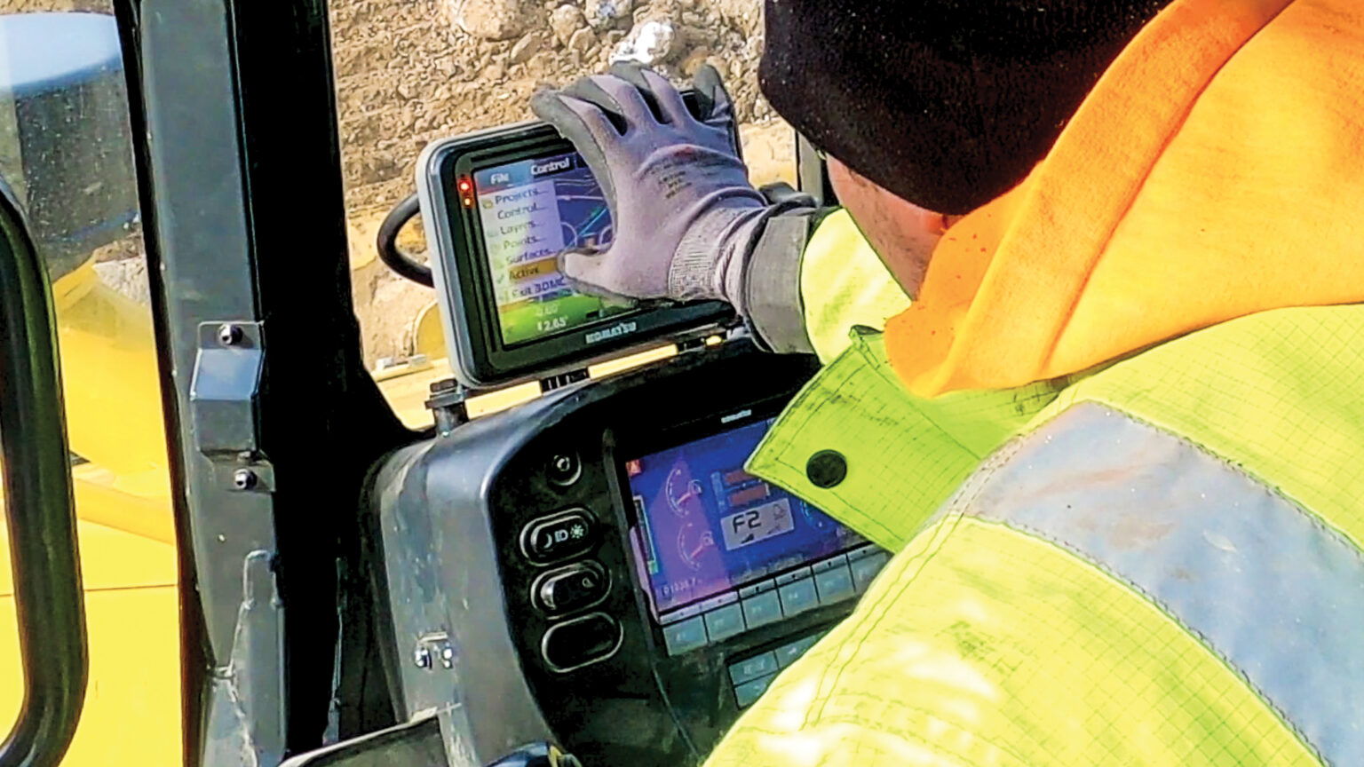 See how Komatsu’s Smart Construction Remote is utilized by Tomahawk ...